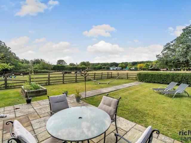 3 Bedroom House Swindon Swindon LS99952086
