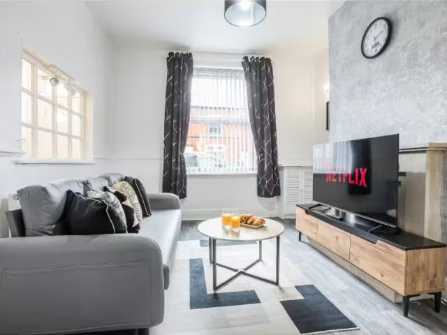 3 Bedroom House Swinton Swinton LS97137864