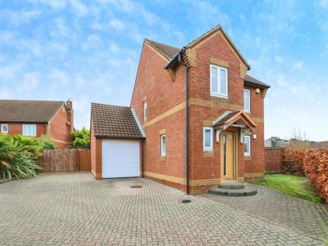 3 Bedroom House Poole Poole 100855165