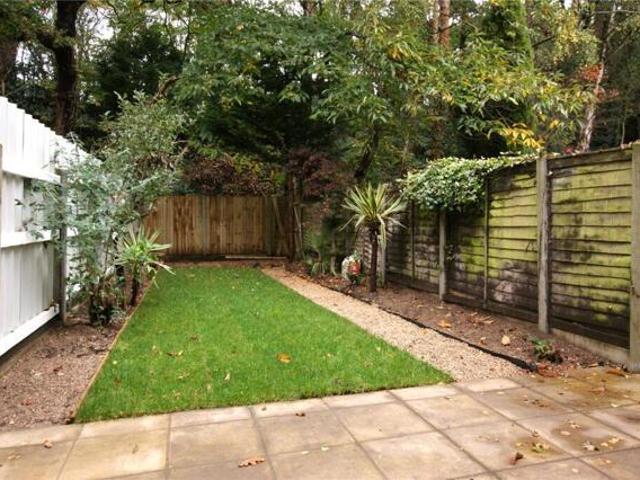 3 Bedroom House Poole Poole 99773964