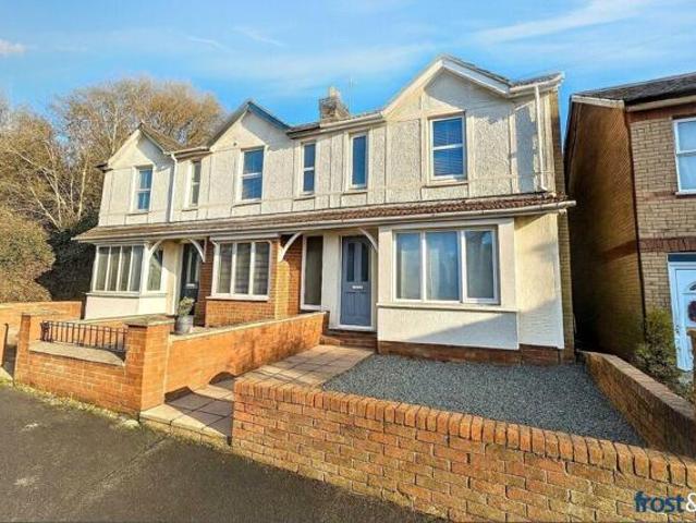 3 Bedroom House Poole Poole LS99572061