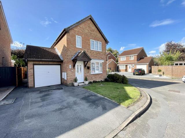 3 Bedroom House Poole Poole LS100579170