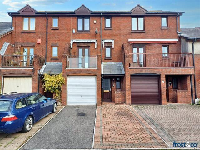 3 Bedroom House Poole Poole LS100855241