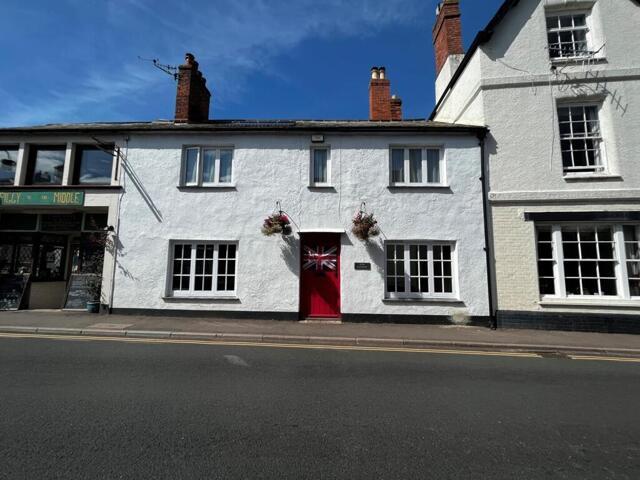 3 Bedroom House Porlock Somerset LS99475925