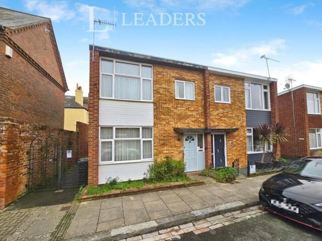 3 Bedroom House Portsmouth Hampshire LS100648810