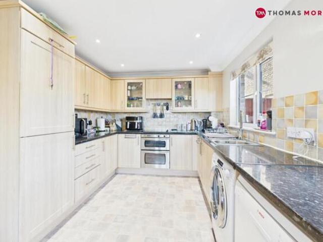 3 Bedroom House Peterborough Cambridgeshire 98648938