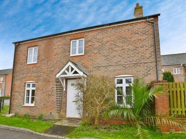 3 Bedroom House Petersfield Hampshire 99523594