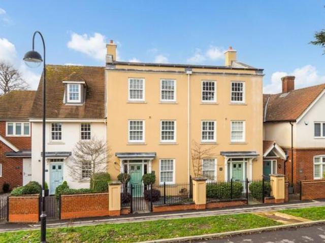 3 Bedroom House Petersfield Petersfield 99237056