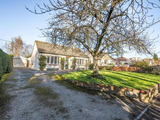3 Bedroom House Pewsey Wiltshire LS100502805