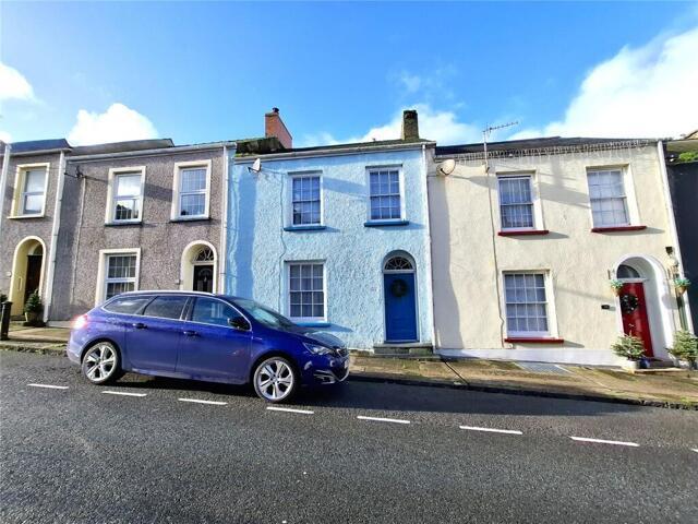 3 Bedroom House Pembroke Dock Pembrokeshire LS98648961