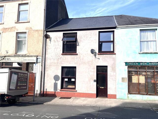 3 Bedroom House Pembroke Dock Pembrokeshire LS99290468