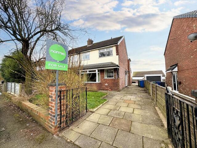3 Bedroom House Prestwich Bury LS100685173