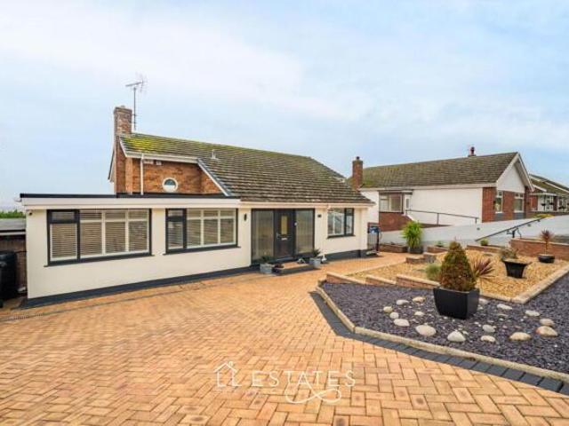 3 Bedroom House Prestatyn Denbighshire LS99895609