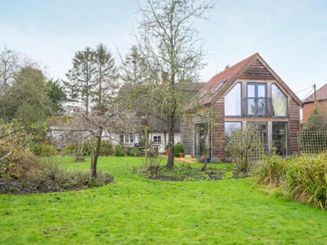 3 Bedroom House Princes Risborough Buckinghamshire LS100614948