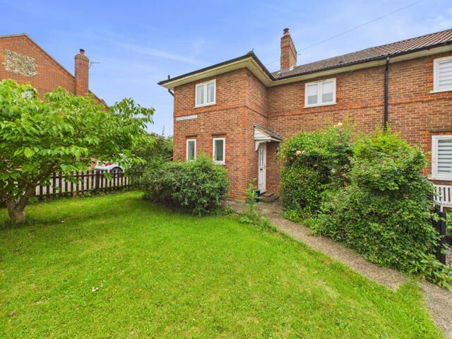 3 Bedroom House Princes Risborough Princes Risborough LS100648885