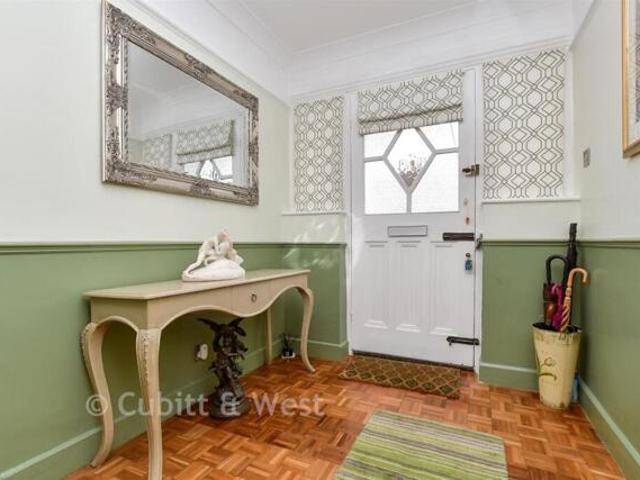 3 Bedroom House Purley Great London 101677556