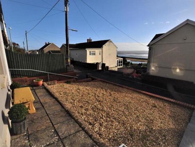 3 Bedroom House Pwll Pwll LS101856072