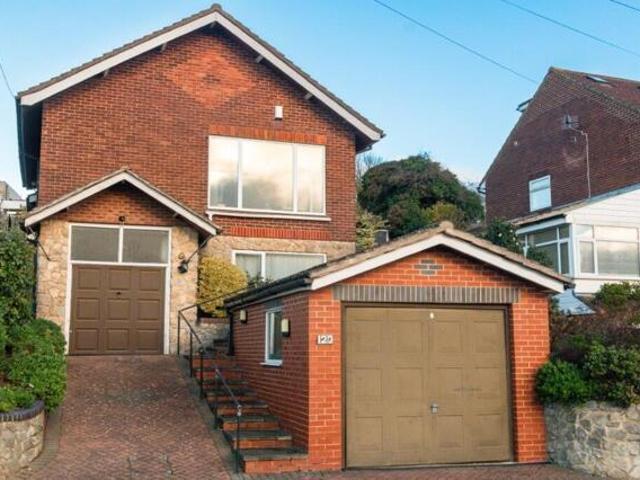 3 Bedroom House Rochester Medway 98503651