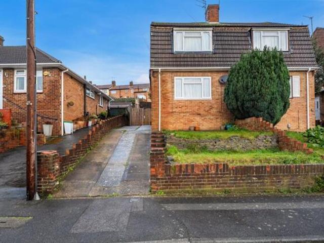3 Bedroom House Rochester Kent 99926434