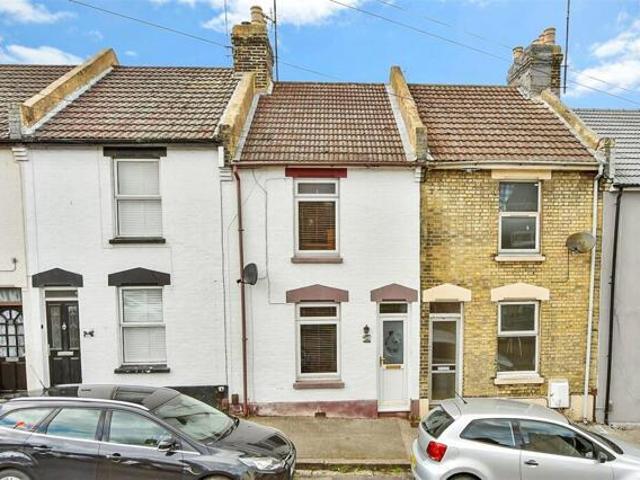3 Bedroom House Rochester Kent LS99986506
