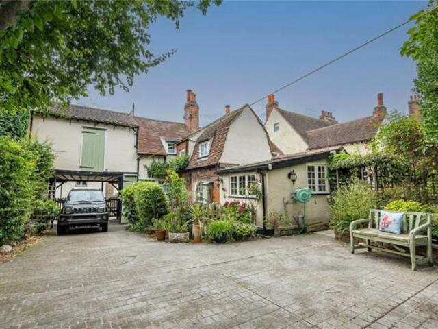 3 Bedroom House Rochford Essex LS100824899