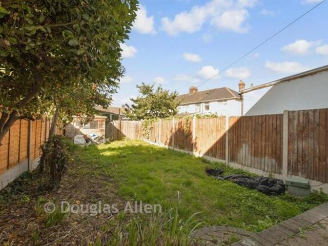 3 Bedroom House Romford Essex LS99092750