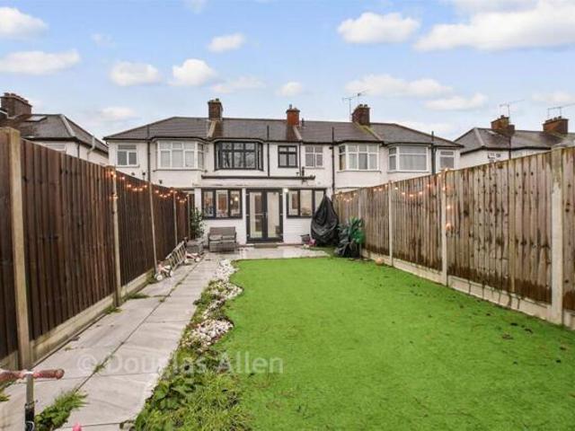 3 Bedroom House Romford Essex LS99204044