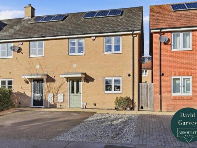 3 Bedroom House Romford Greater London 100541243