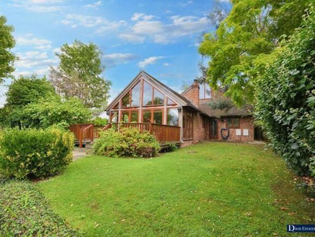3 Bedroom House Romford Greater London 101931379