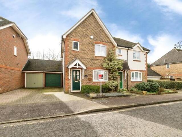 3 Bedroom House Romford Greater London 101199950