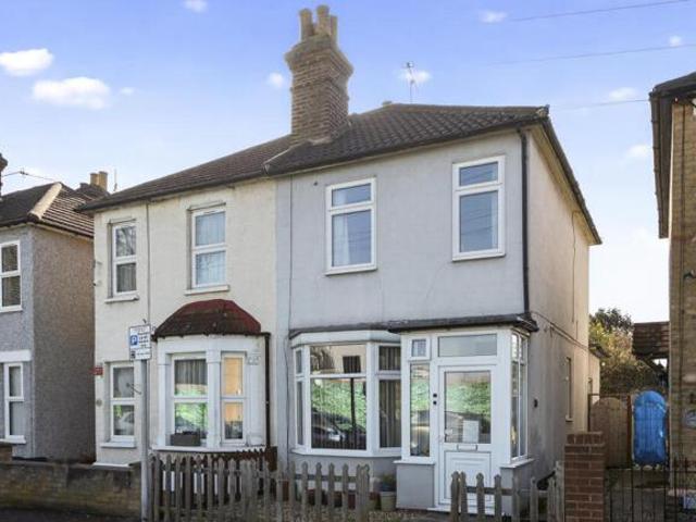 3 Bedroom House Romford Greater London LS100366177