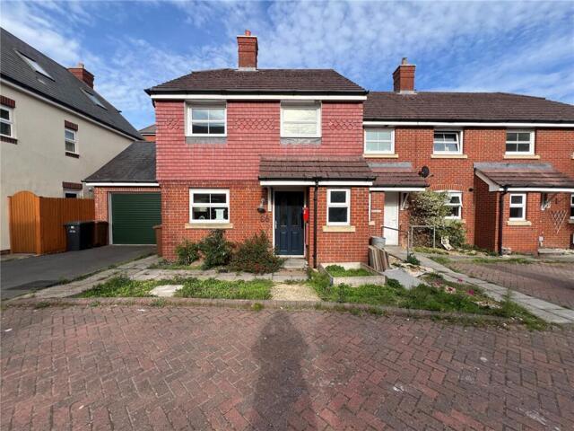 3 Bedroom House Romsey Hampshire LS98834972