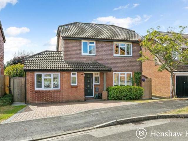 3 Bedroom House Romsey Hampshire LS98930227