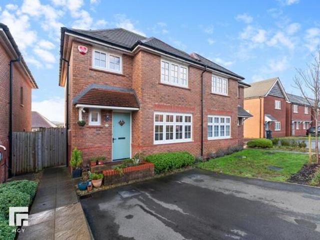 3 Bedroom House Radyr Radyr 99642052