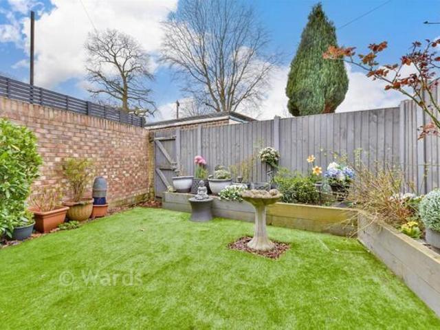 3 Bedroom House Rainham Great London 100881616