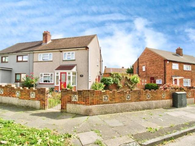 3 Bedroom House Rainham Greater London 98834336