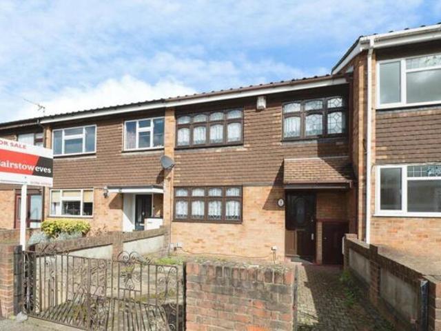 3 Bedroom House Rainham Greater London 100426545