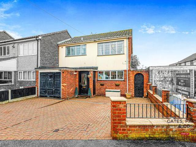 3 Bedroom House Rainham Greater London LS99290437