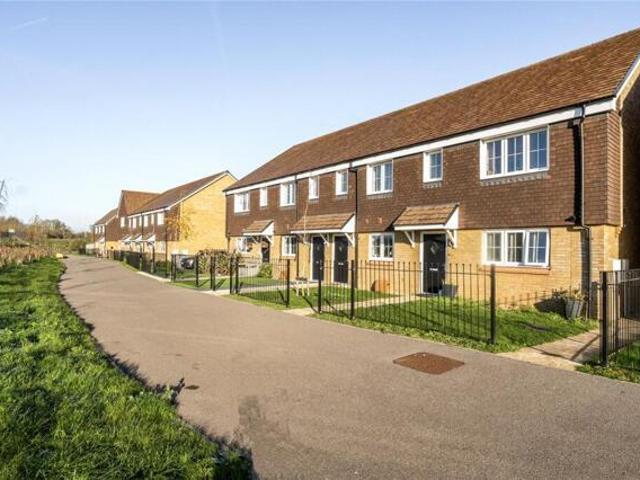 3 Bedroom House Reading Berkshire 100685031