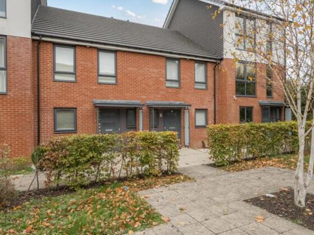 3 Bedroom House Reading Berkshire LS100648648