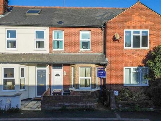 3 Bedroom House Reading Reading LS100057861