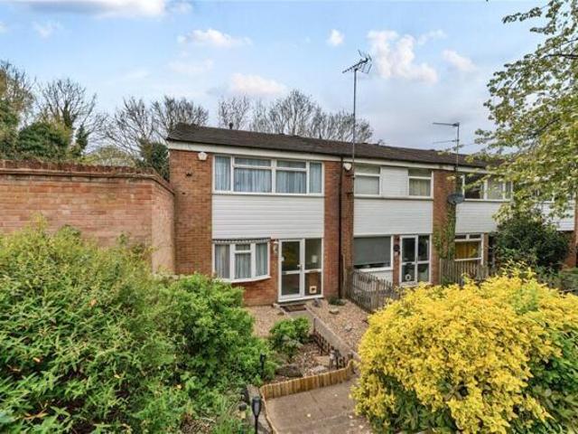 3 Bedroom House Reading Reading LS99986239