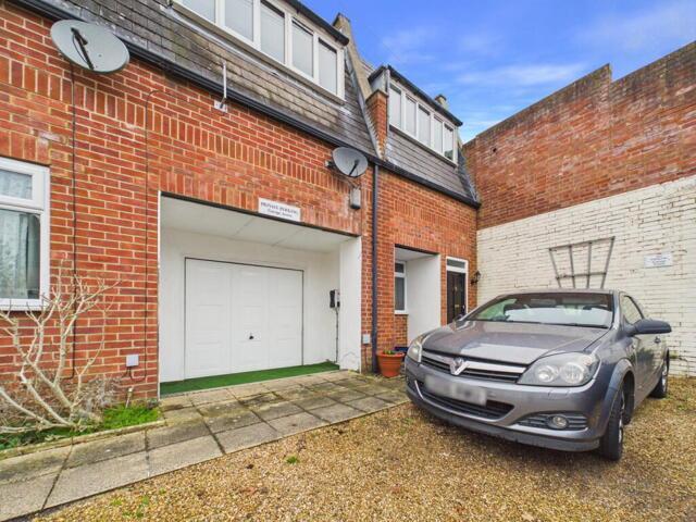 3 Bedroom House Reading Reading 101379147
