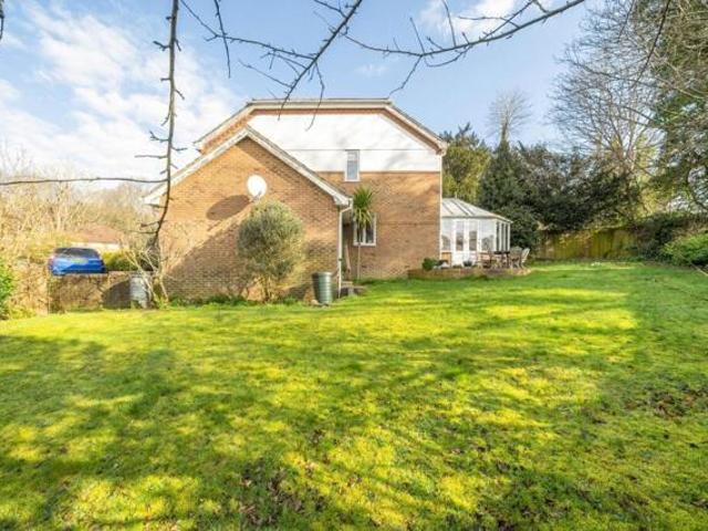3 Bedroom House Redhill Surrey LS101675249
