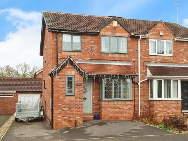 3 Bedroom House Renishaw Derbyshire LS98765803