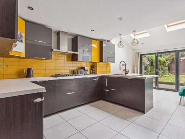 3 Bedroom House Rickmansworth Hertfordshire 99277942