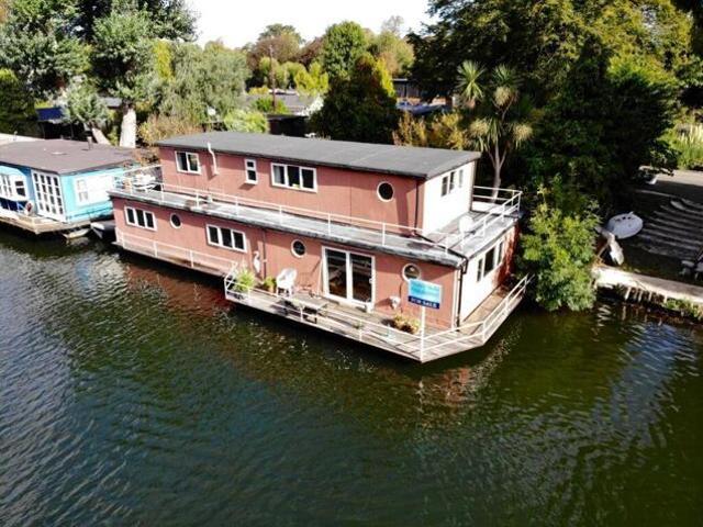 3 Bedroom House Richmond Upon Thames Greater London 99986649