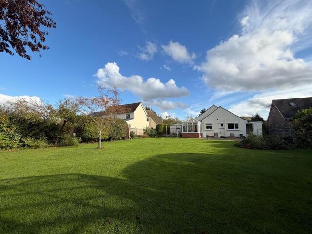 3 Bedroom House Ridgewell Ridgewell LS99029640