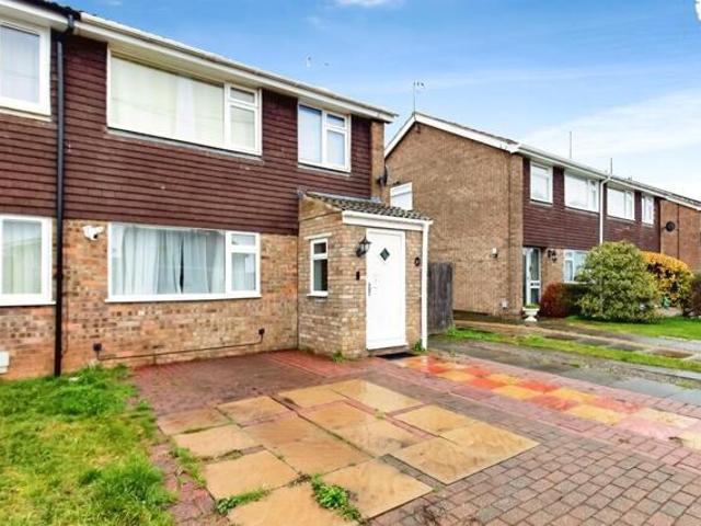 3 Bedroom House Ringstead Ringstead 100987894
