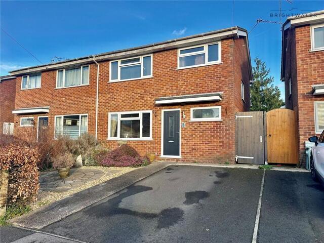 3 Bedroom House Ringwood Hampshire 101119382